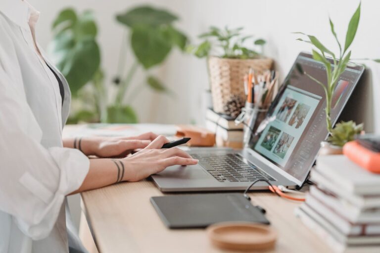 Freelance VS Remote Work: Which Path is The Right For You | Upper-Class ...