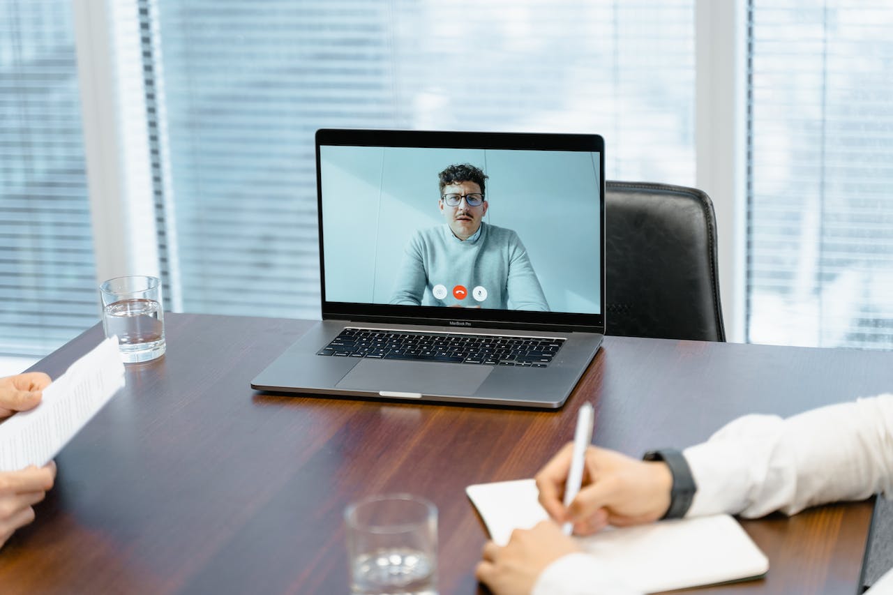 Freelance VS Remote Work: Which Path is The Right For You | Upper-Class ...