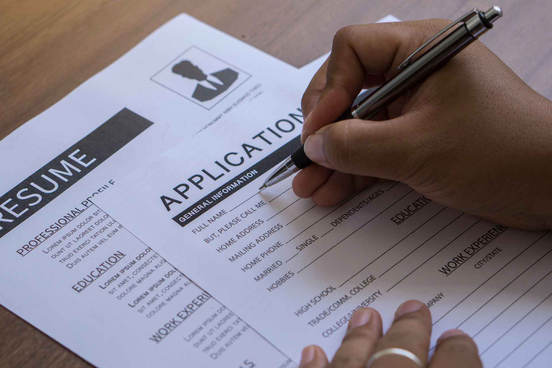 High-Value Resume Summary Guide for Freshers (+10 Examples)