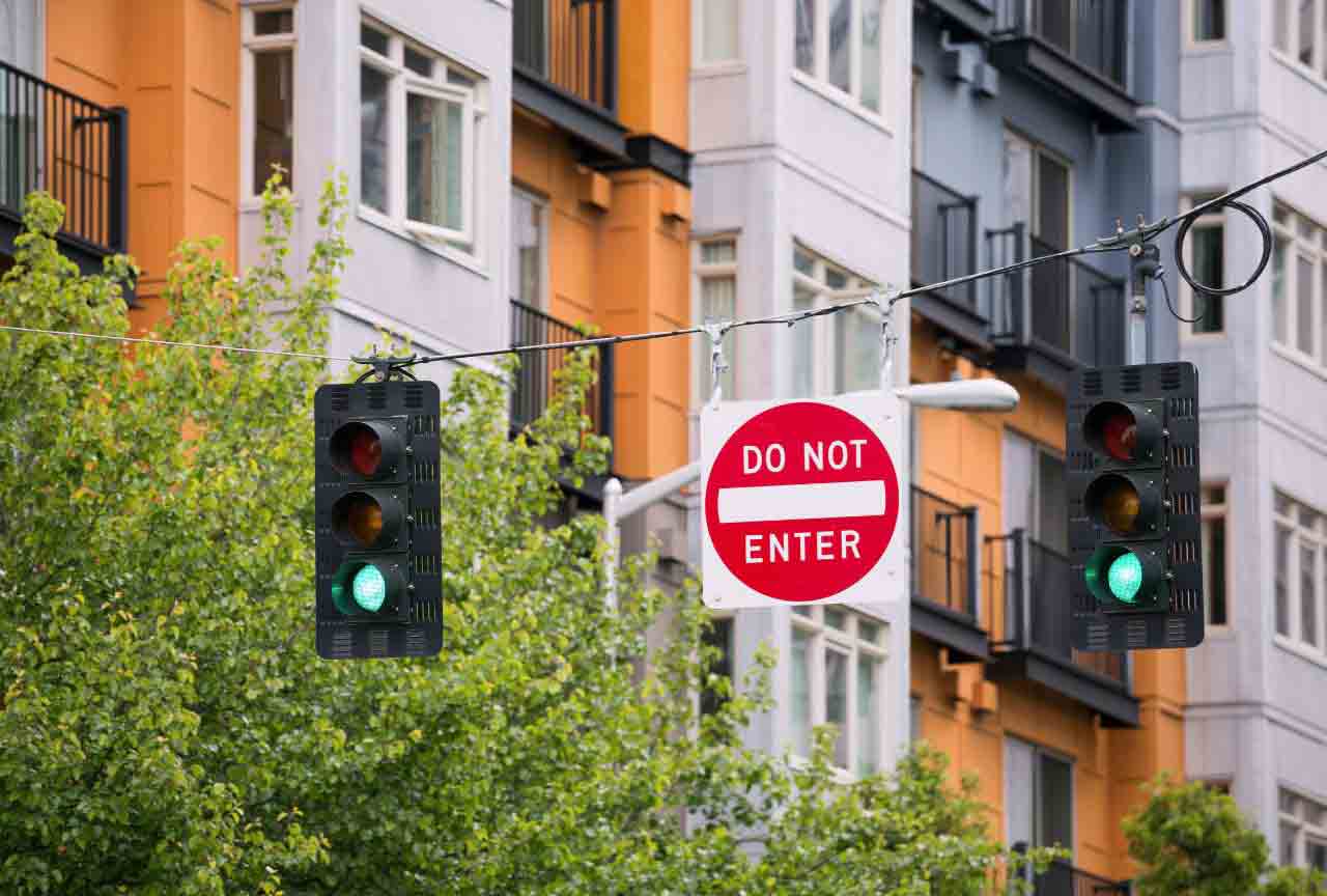 The 10 Paradoxical Commandments: Thrive in a World of Contradictions