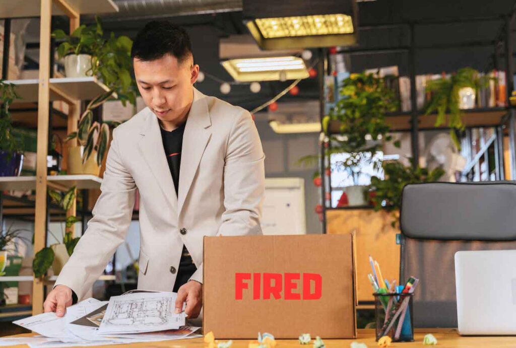 10 Clear Signs You’re About to Be Fired or Laid Off – Spot Them Early