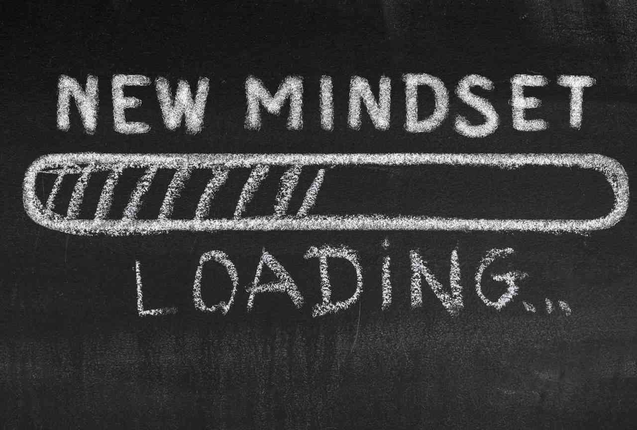 How To Develop a Growth Mindset At Work (Proven Tips & Habits)